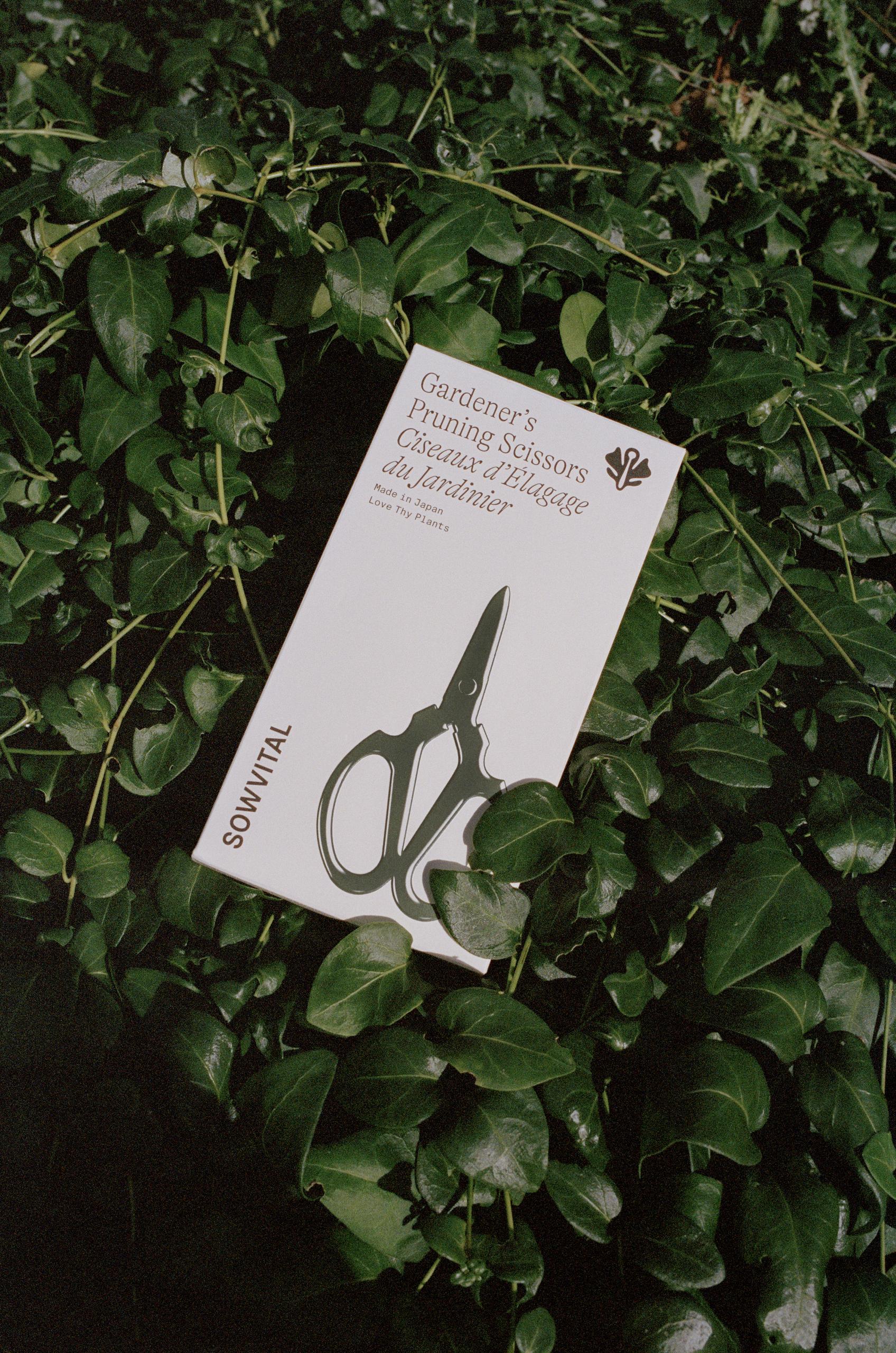 Customized premium garden gift packaging